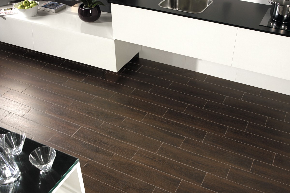 Gres porcellanato effetto legno wengé - Gres porcellanato - CA 1208... Gres porcellanato effetto legno wengé - Gres porcellanato - CA 1208...